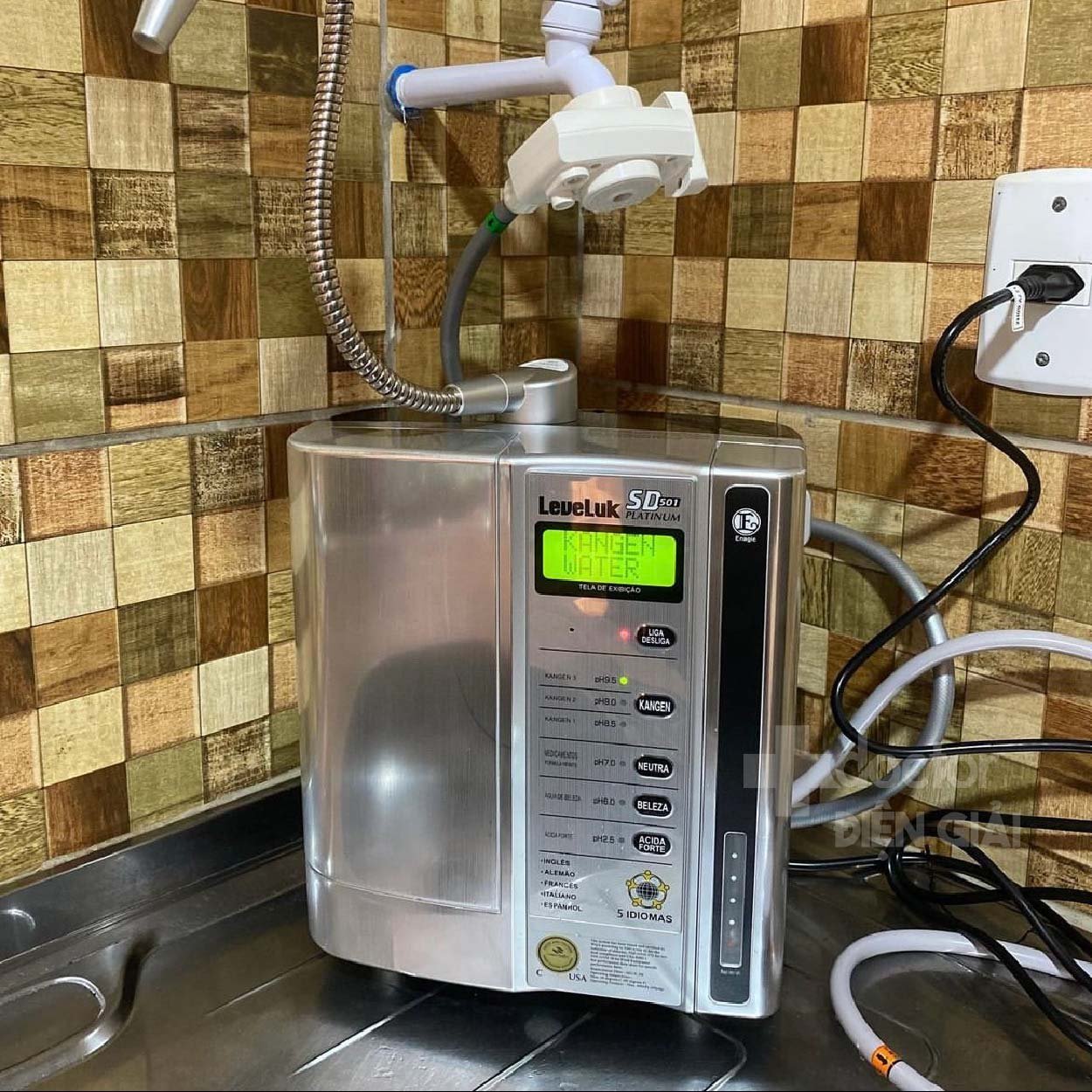 Máy điện giải ion kiềm Kangen LeveLuk SD501 Platinum